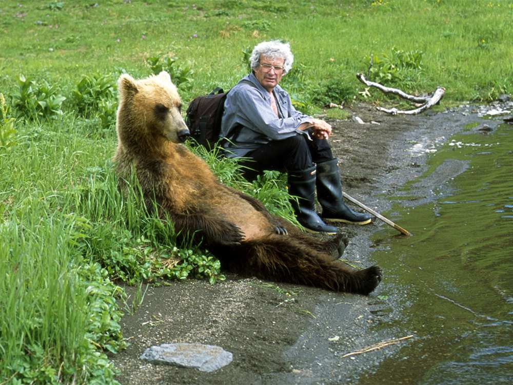 A Bears Best Friend | Nature Photography by Martin Ryer